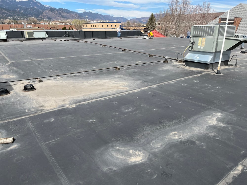 Differences Between Sloped and Flat Roofs - Holladay Grace Roofing ...