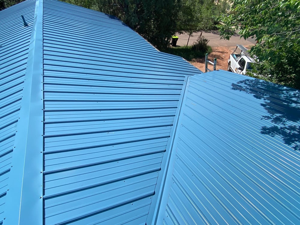 Differences Between Sloped and Flat Roofs - Holladay Grace Roofing ...